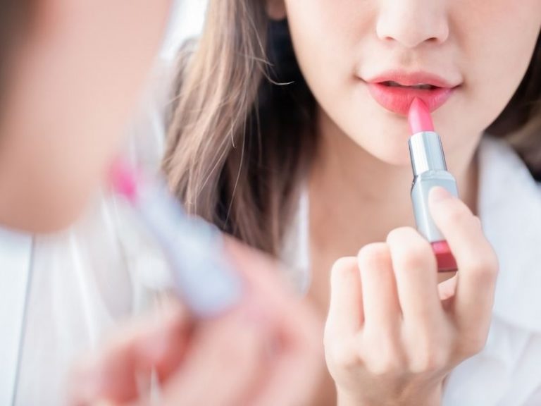 Cách son môi nhẹ đi học không phải cô nàng nào cũng biết! - Australis ...